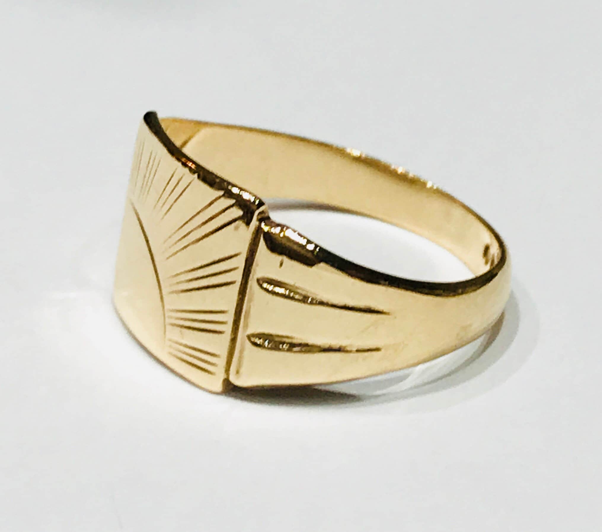 Vintage 9ct yellow gold Men's signet / pinky ring - hallmarked London 1972