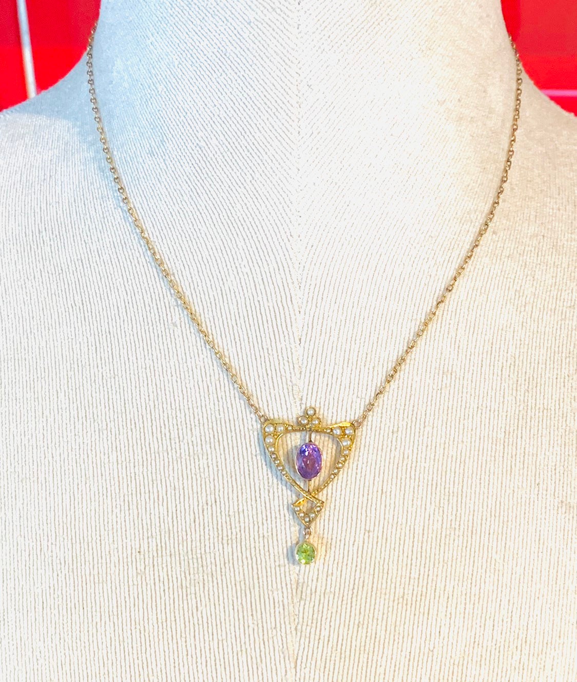 Beautiful antique Edwardian 9ct gold Suffragette lavalier necklace