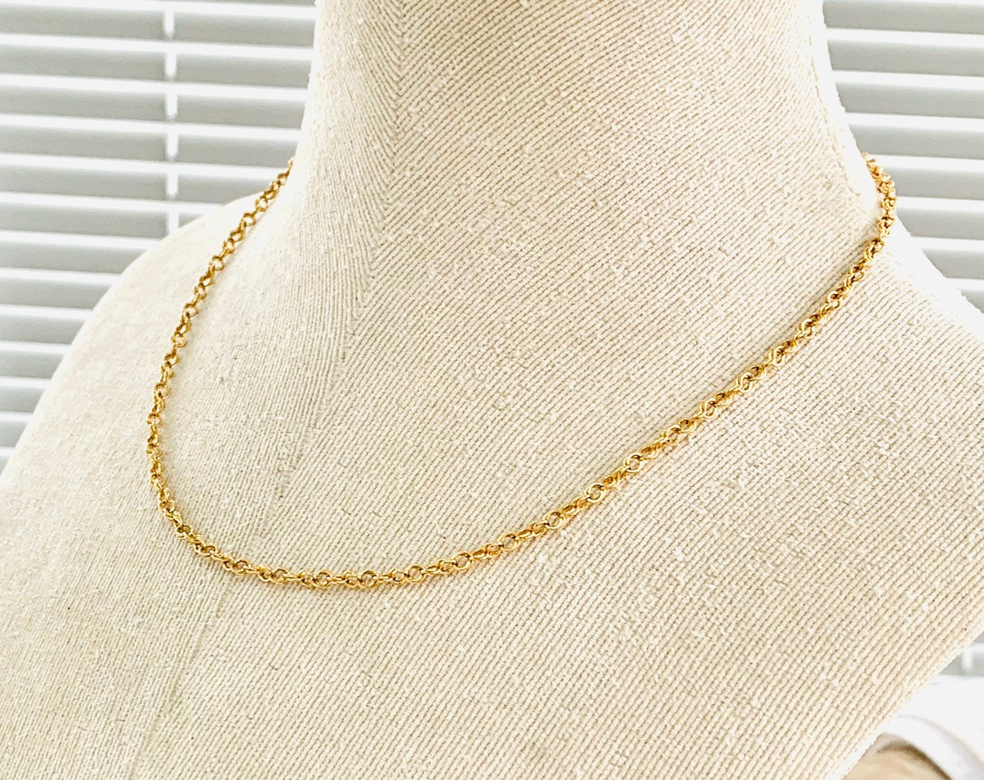 Superb vintage 9ct yellow gold 18 inch chain - fully hallmarked