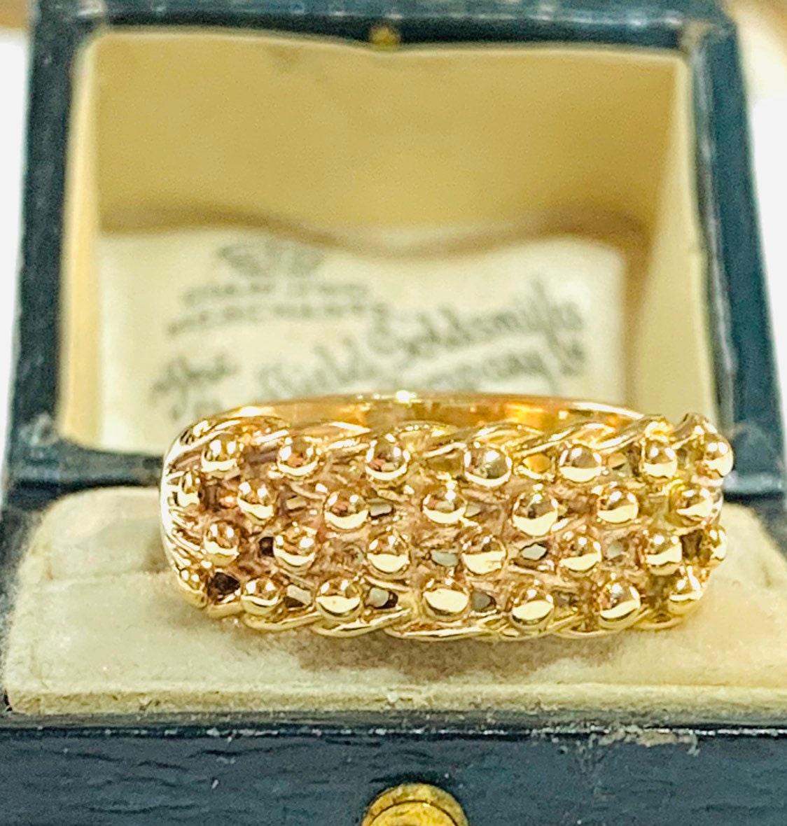 Superb antique 9ct yellow gold Keeper ring - size Q - 8