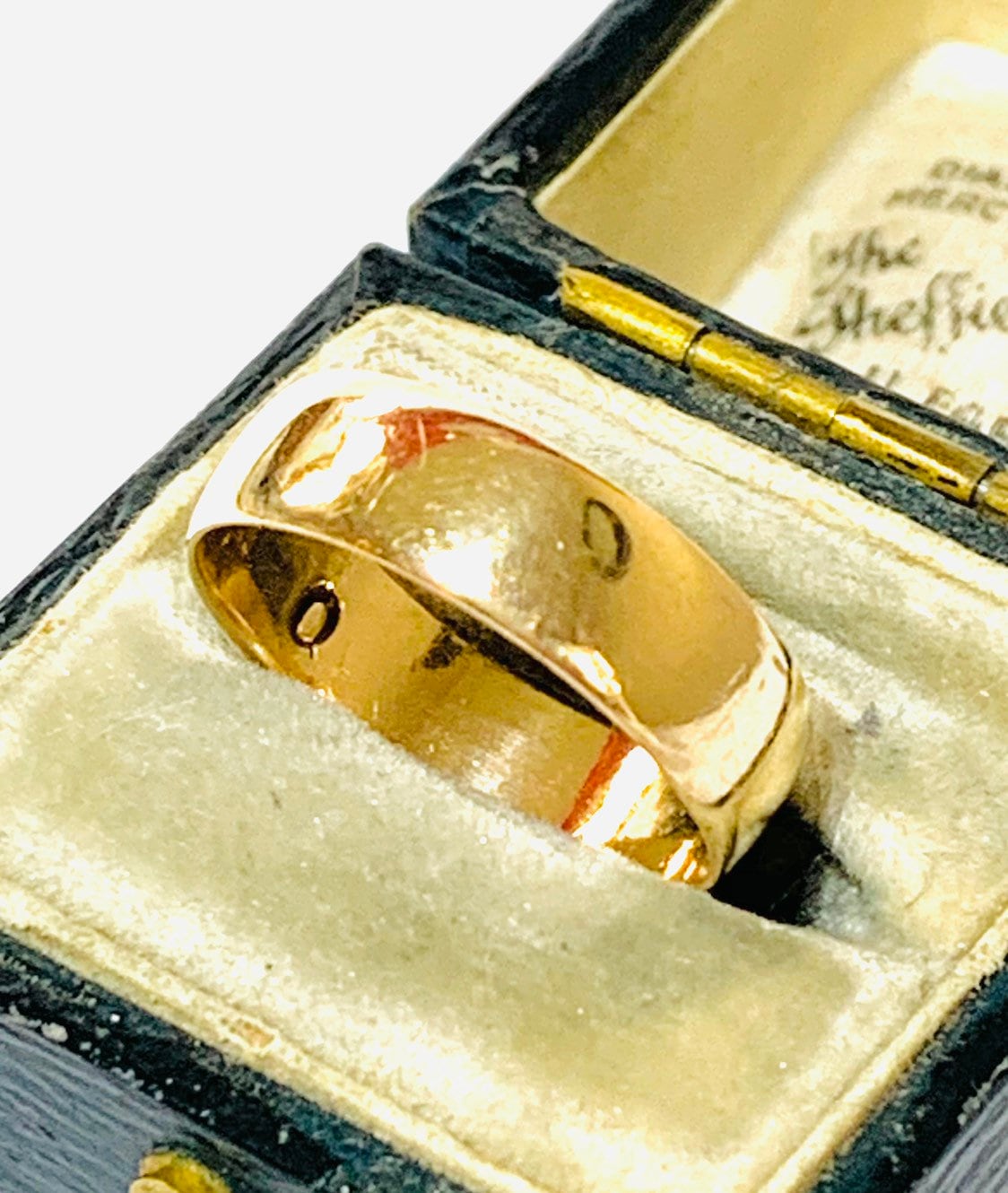 Vintage 9ct yellow gold wedding ring - Sheffield 1978 - size N or 6 1/2