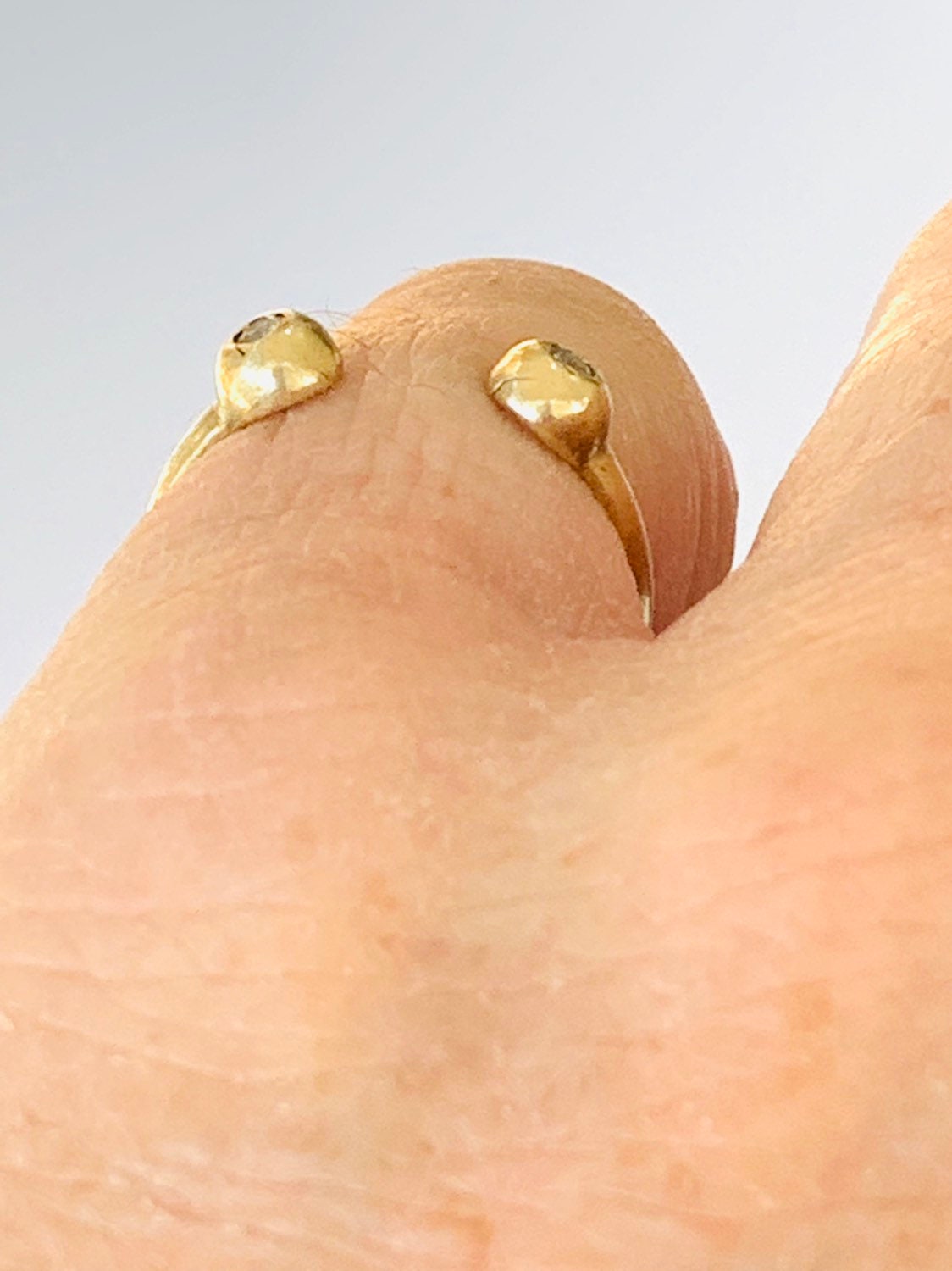 Vintage 9ct gold torque ring with Cubic Zirconia - fully hallmarked ...