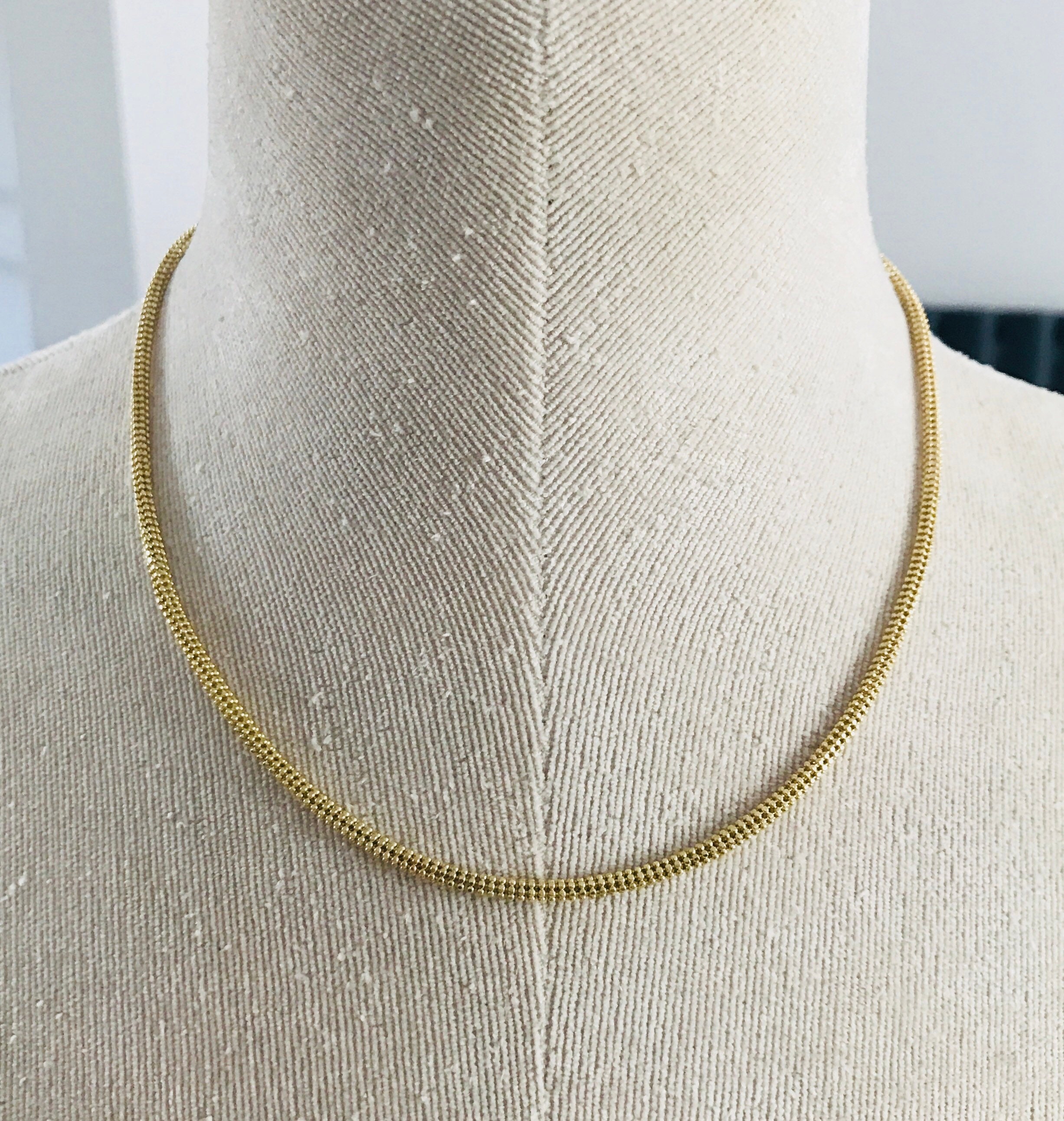 Stunning vintage 9ct yellow gold 17 inch chain - fully hallmarked