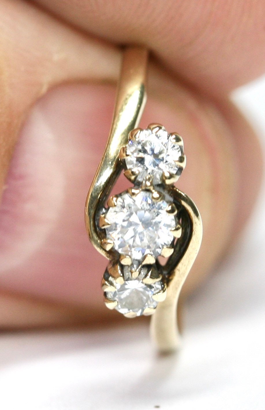 Sparkling vintage 9ct yellow gold Cubic Zirconia ring - fully ...