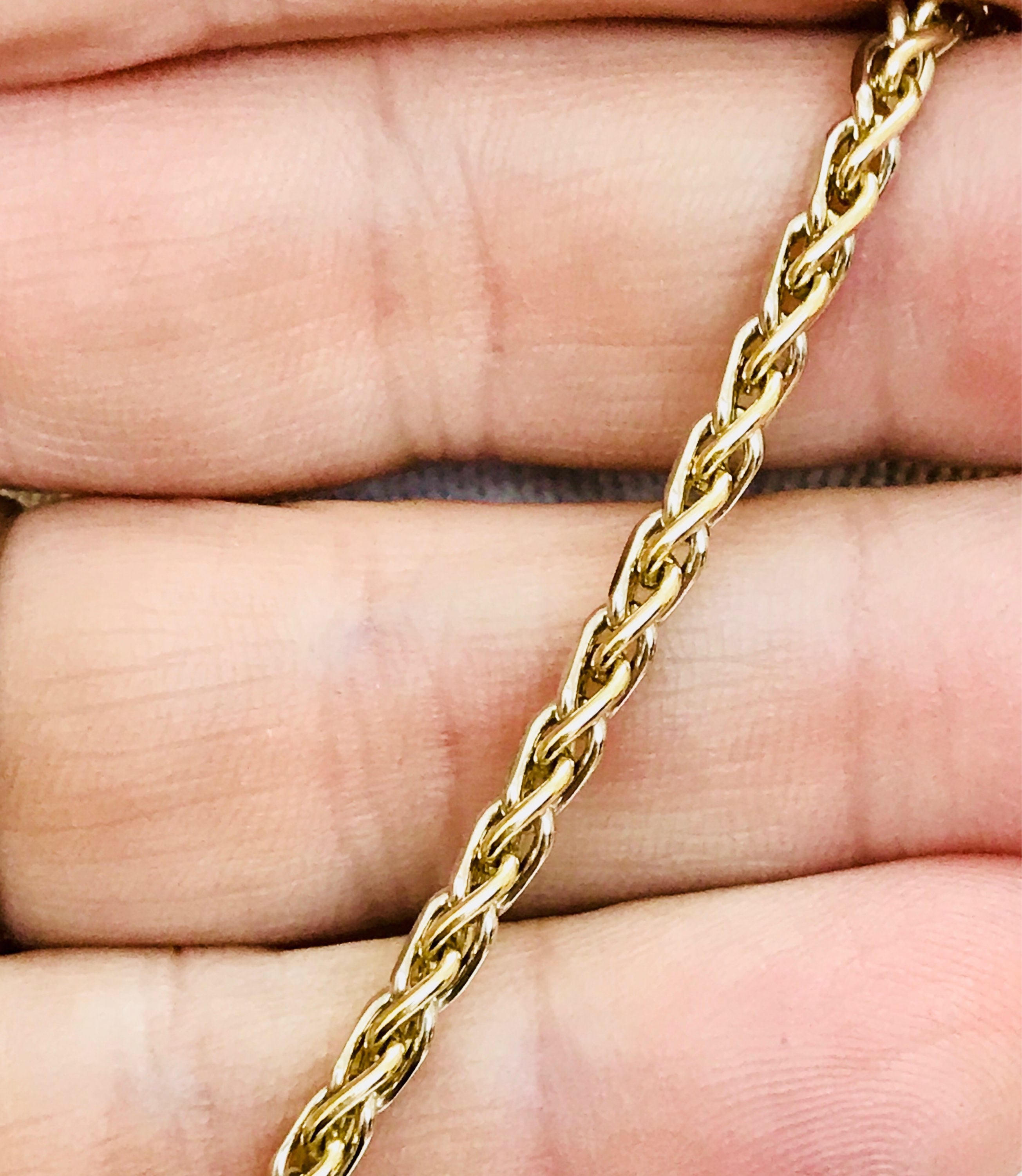 Superb heavy vintage 9ct yellow gold 22 inch chain - 23.3gms