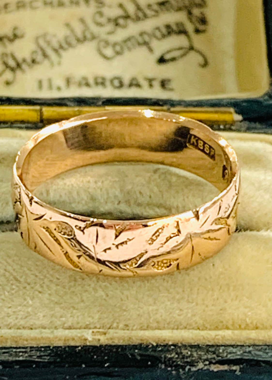 Stunning antique Edwardian 9ct rose gold patterned band / wedding ring ...
