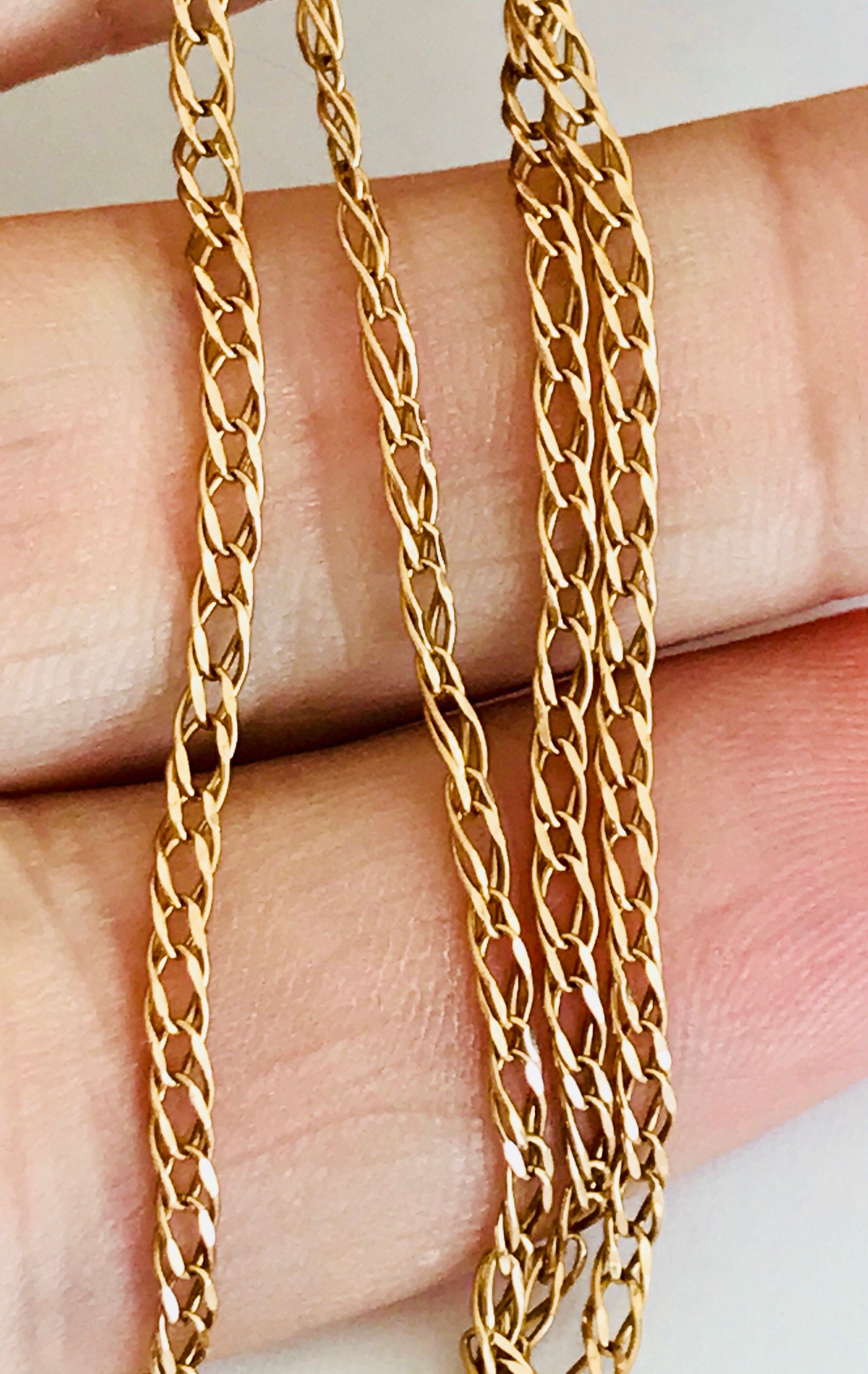Vintage 9ct gold double link 24 inch chain - fully hallmarked Vintage 9ct gold double link 24 inch chain - fully hallmarked