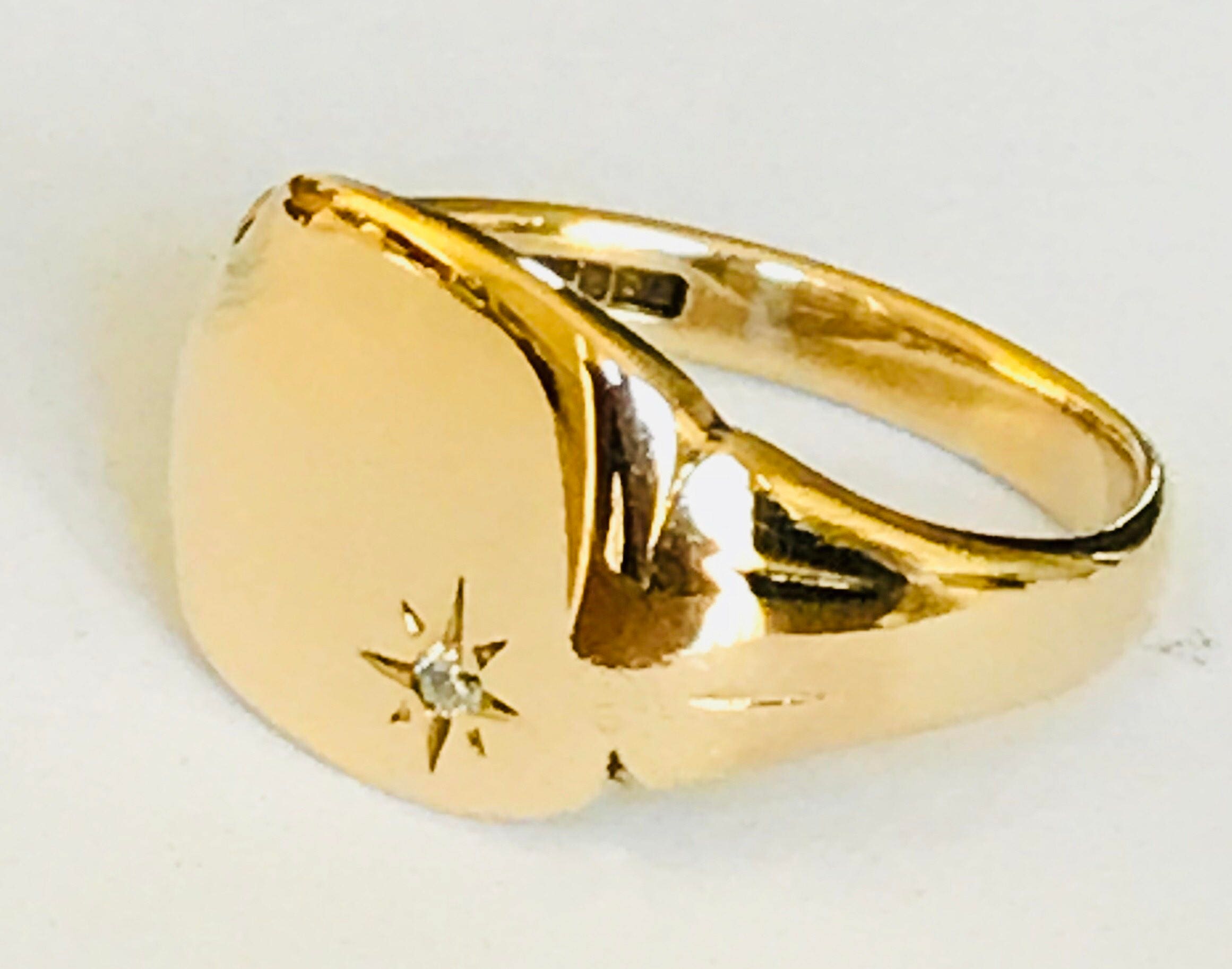 Superb vintage 9ct yellow gold men's diamond signet ring - fully hallmarked Superb vintage 9ct yellow gold men's diamond signet ring - fully hallmarked
