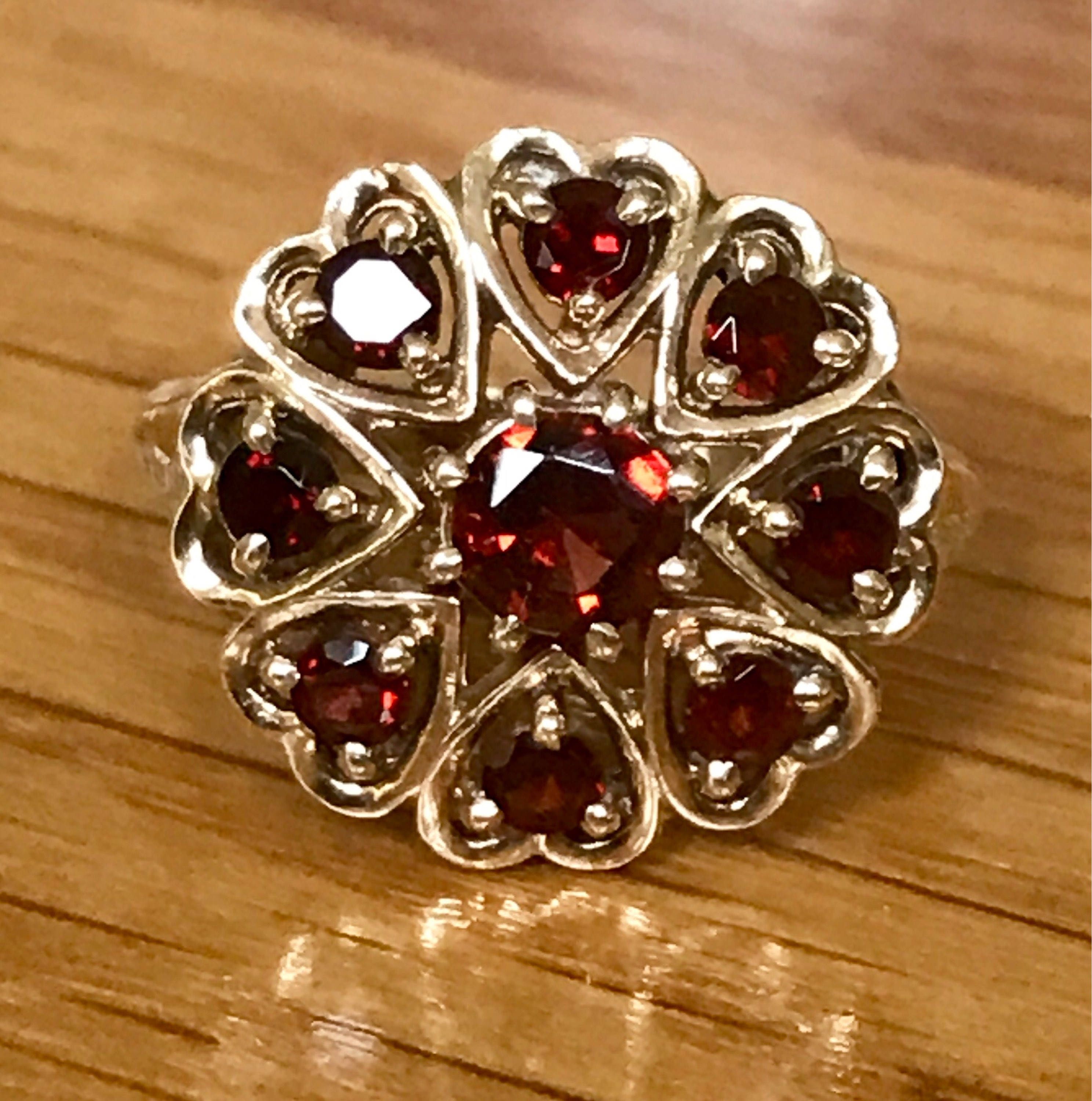 SALE***Fabulous vintage 9ct yellow gold Garnet cluster ring - London 1959