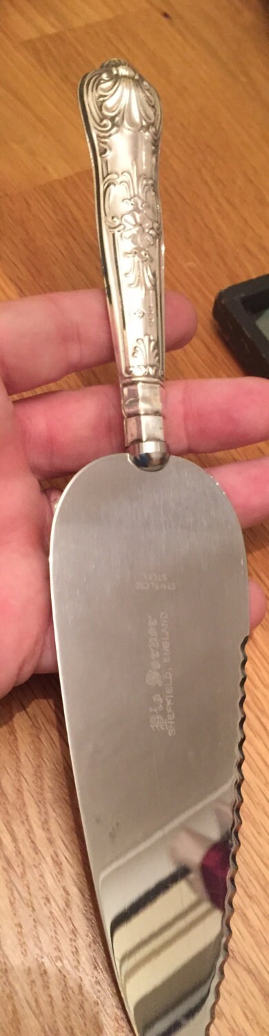 Vintage sterling silver handled cake/pie server - 1969