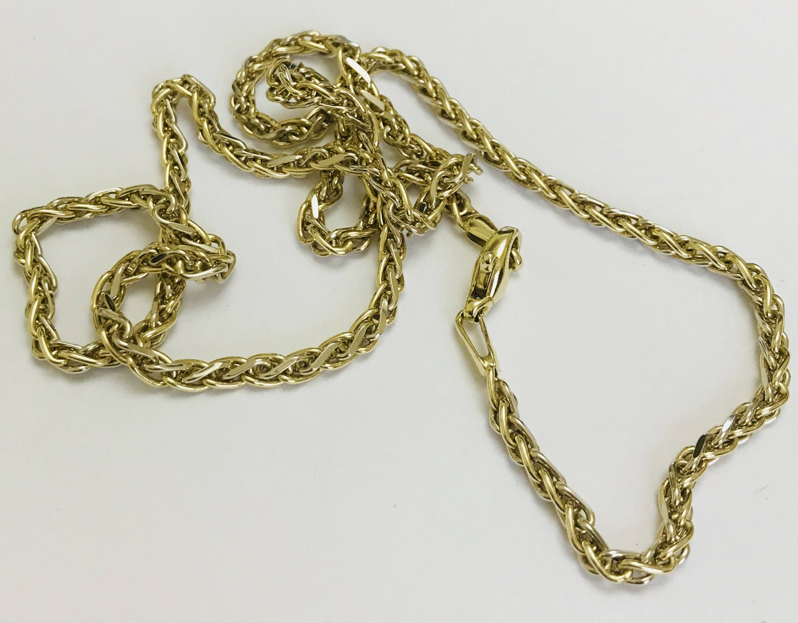 Superb heavy vintage 9ct yellow gold 22 inch chain - 23.3gms