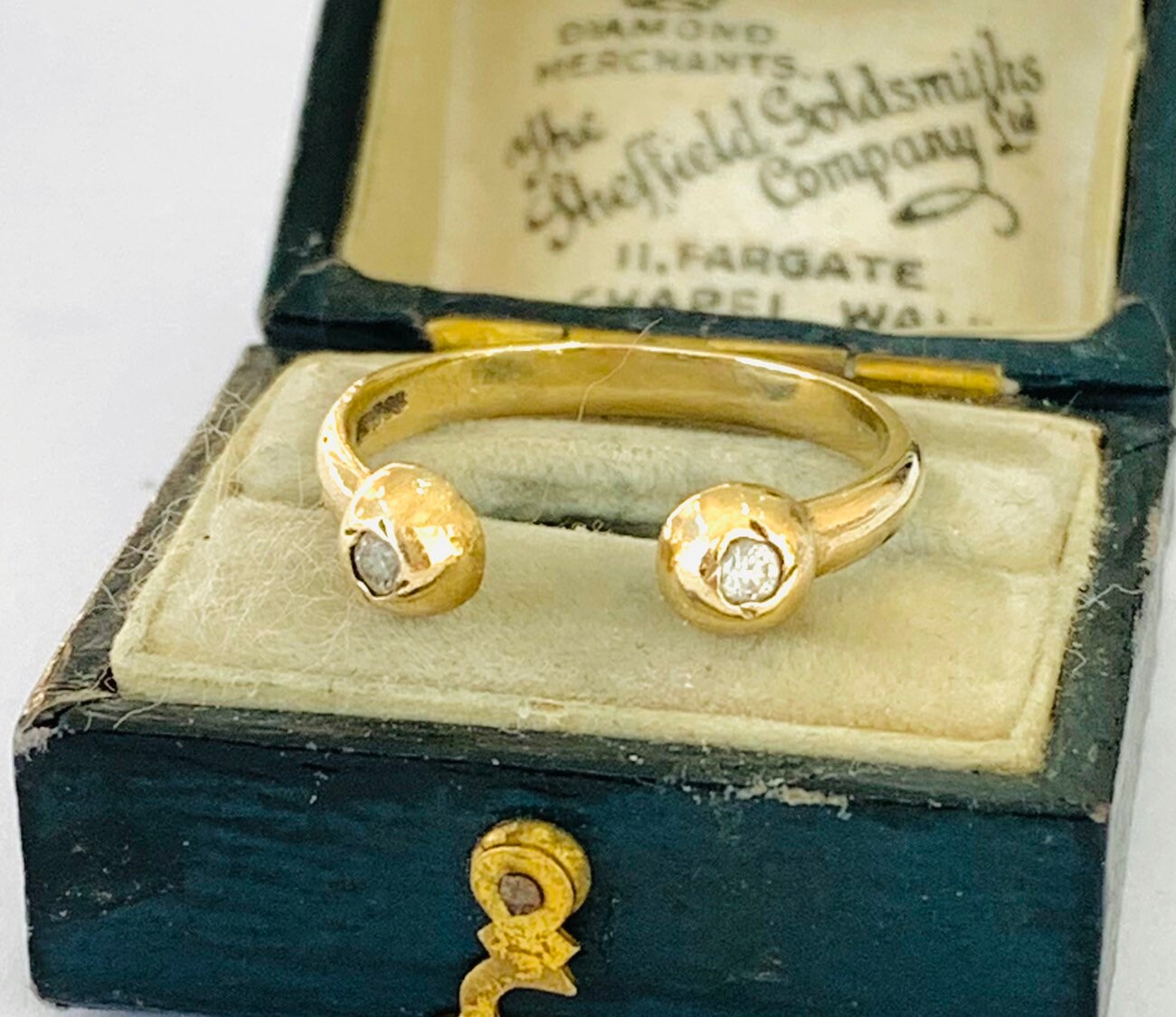 Vintage 9ct gold torque ring with Cubic Zirconia - fully hallmarked ...