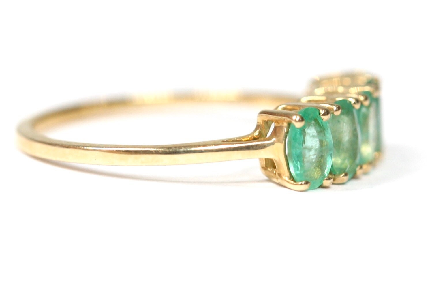Superb 9ct yellow gold Emerald ring - fully hallmarked with Certificate ...