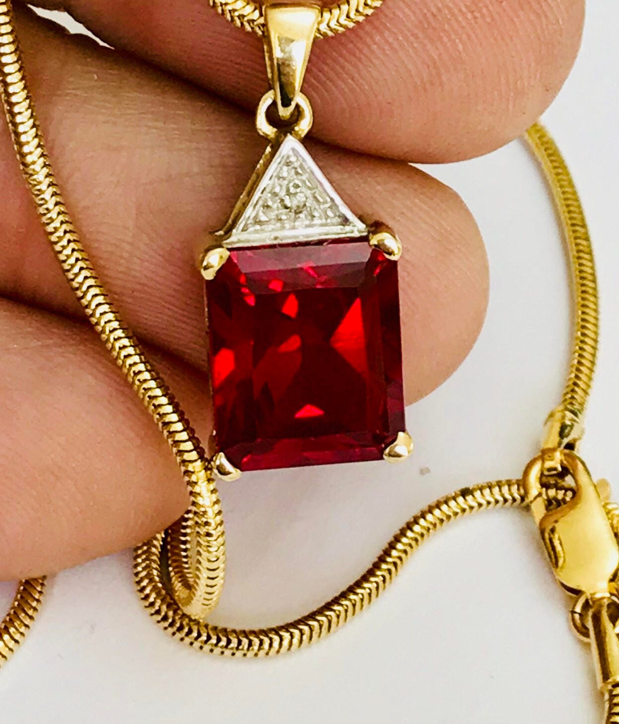 Stunning vintage 9ct gold Ruby and diamond necklace - fully hallmarked