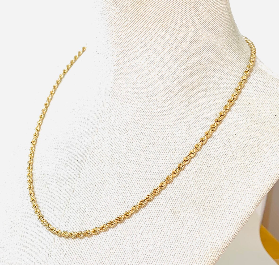 Vintage 9ct yellow gold 21 inch rope twist chain - fully hallmarked