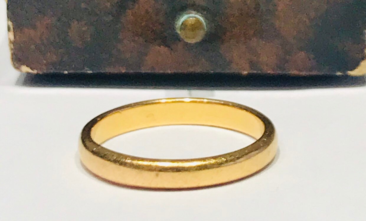 Vintage 22ct gold wedding ring - hallmarked Birmingham 1940 - size K ...