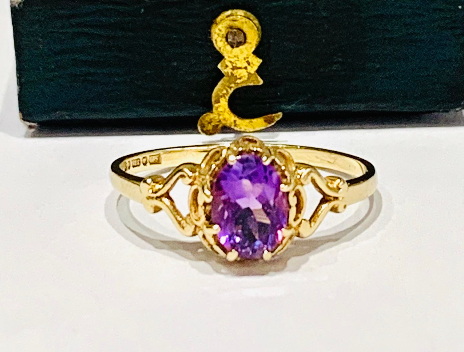Stunning vintage 9ct yellow gold Amethyst solitaire ring - hallmarked London 1993 - size N 1/2 ...