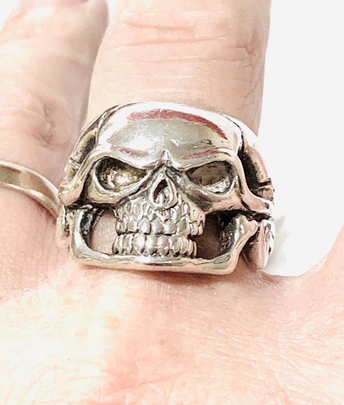 Superb heavy vintage sterling silver Skull ring - size X or 11 1/2