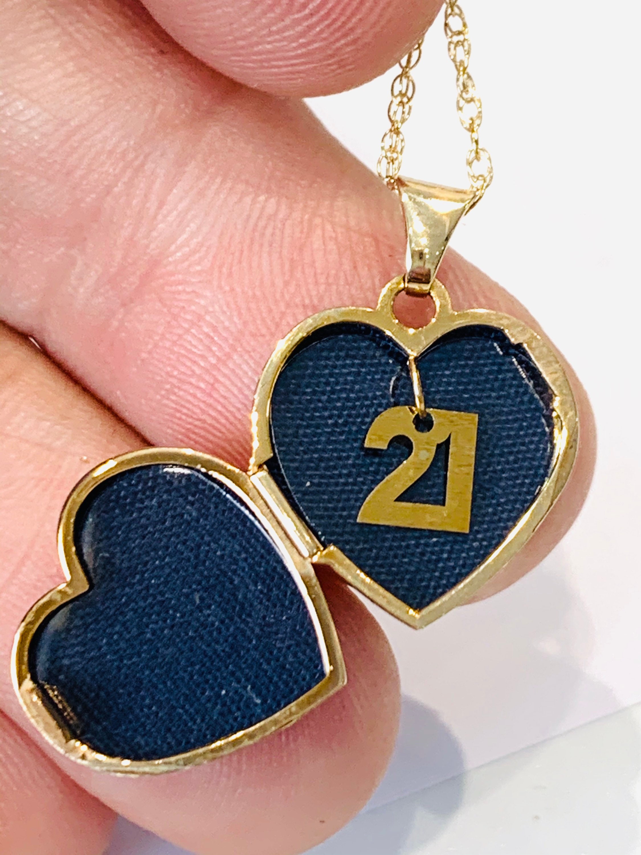 Reserved **Vintage 9ct white and yellow gold 18 inch double Heart ...