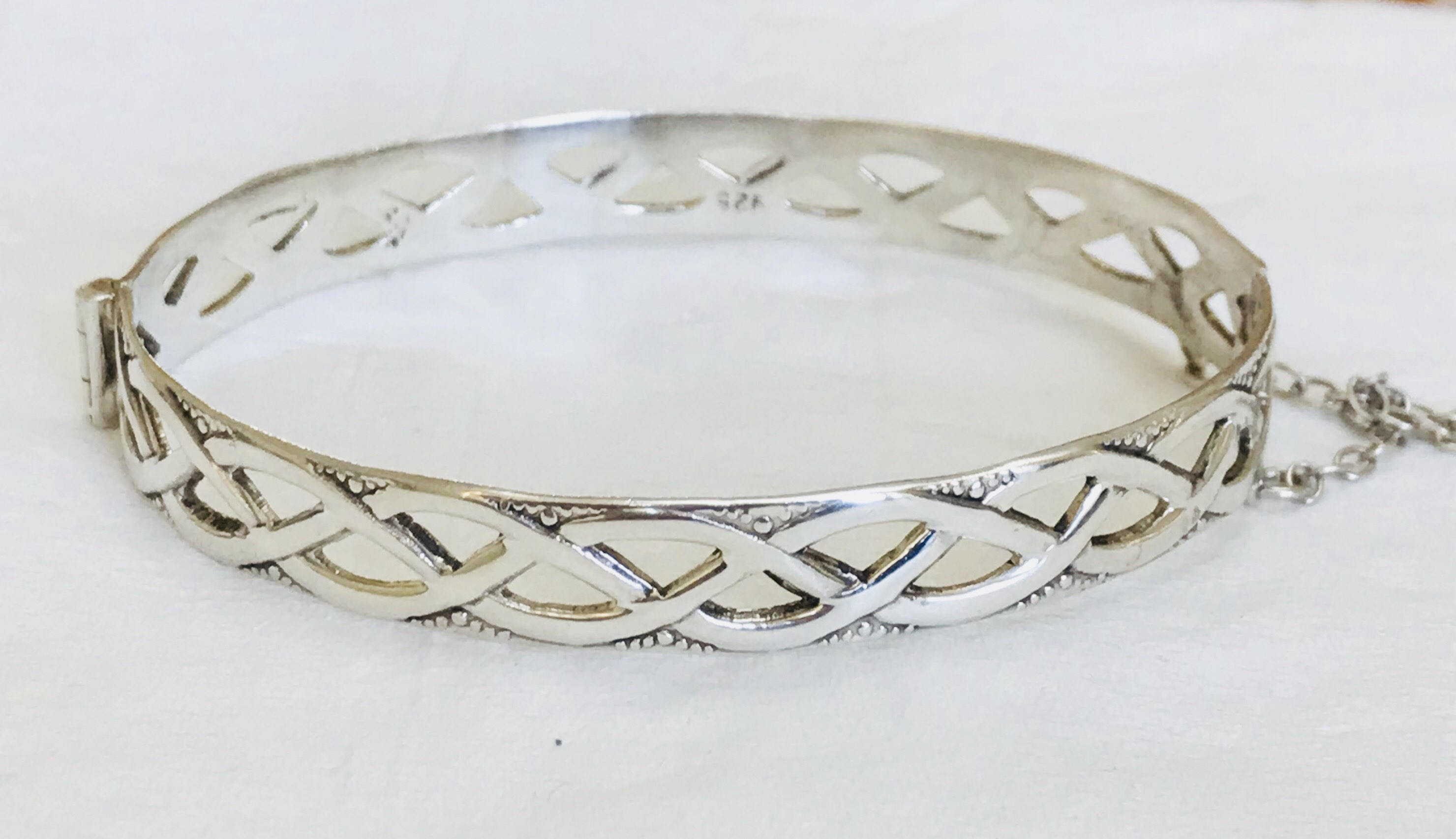 Vintage sterling silver Celtic design bangle - fully hallmarked