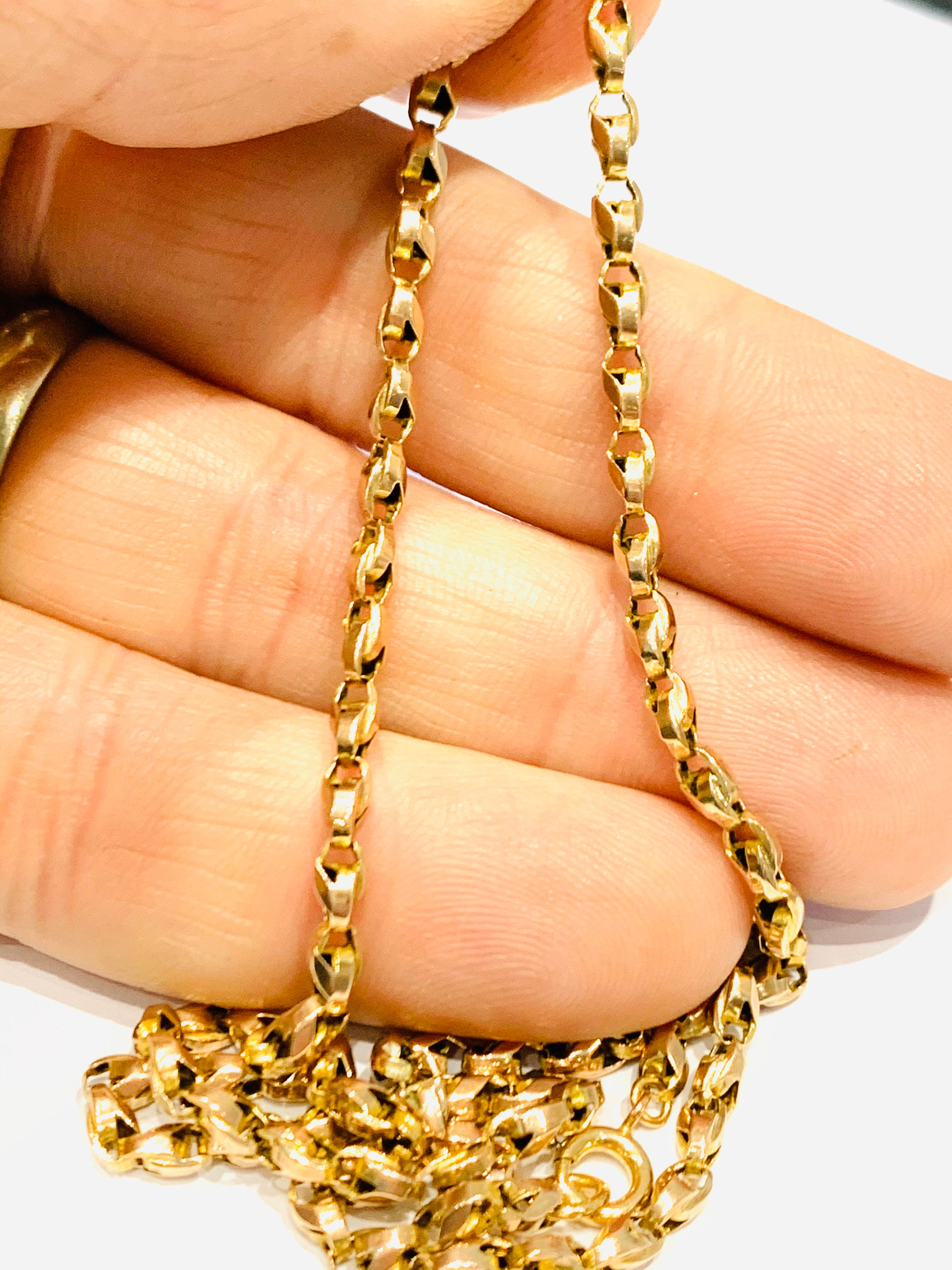 Superb antique 9ct gold 18 inch fancy 'Tulip Link' chain Superb antique 9ct gold 18 inch fancy 'Tulip Link' chain