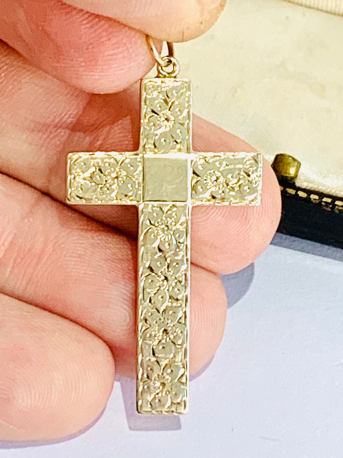 Stunning heavy vintage 9ct gold 16 inch embossed Cross necklace - fully ...