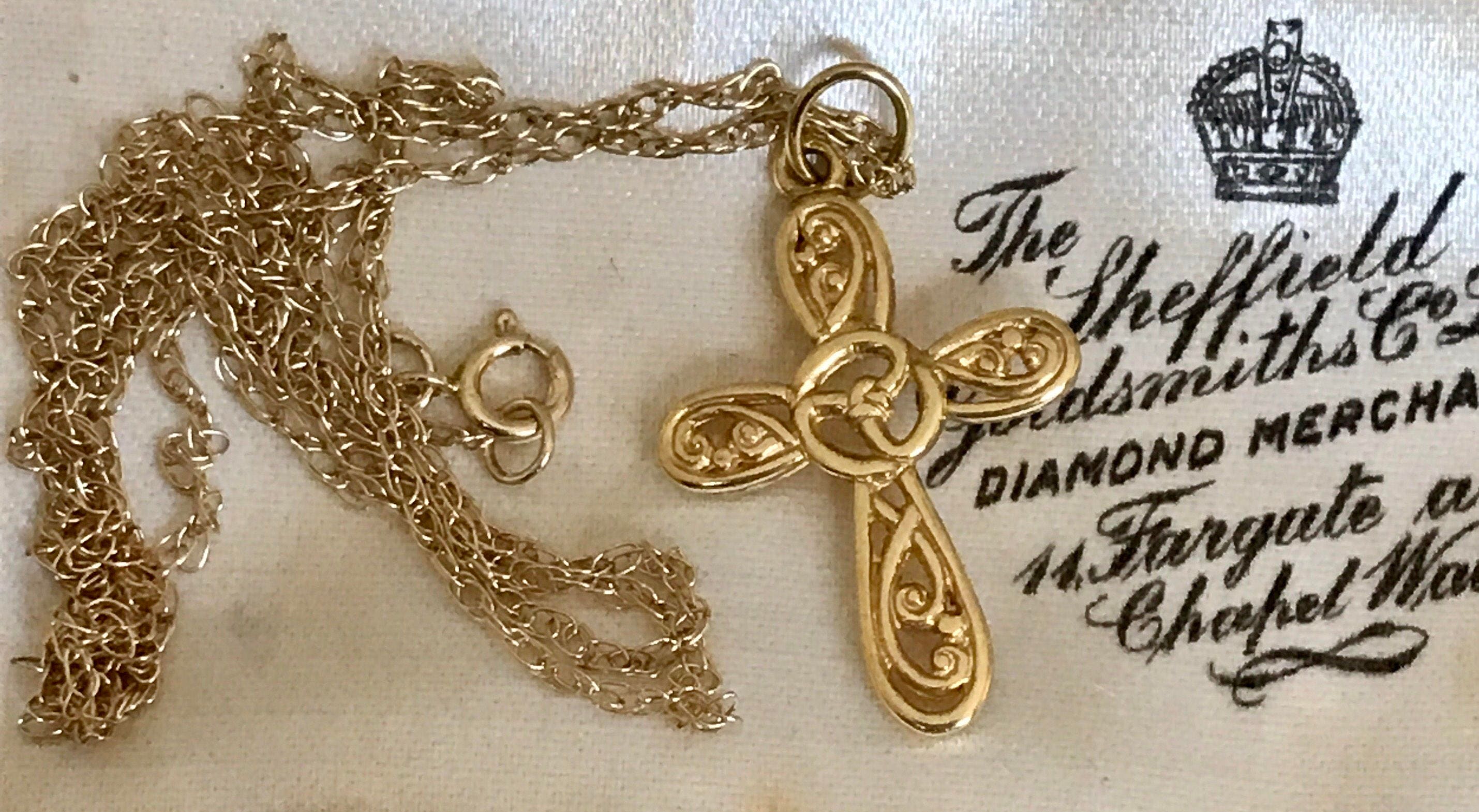 Lovely vintage 9ct gold Celtic design cross and chain
