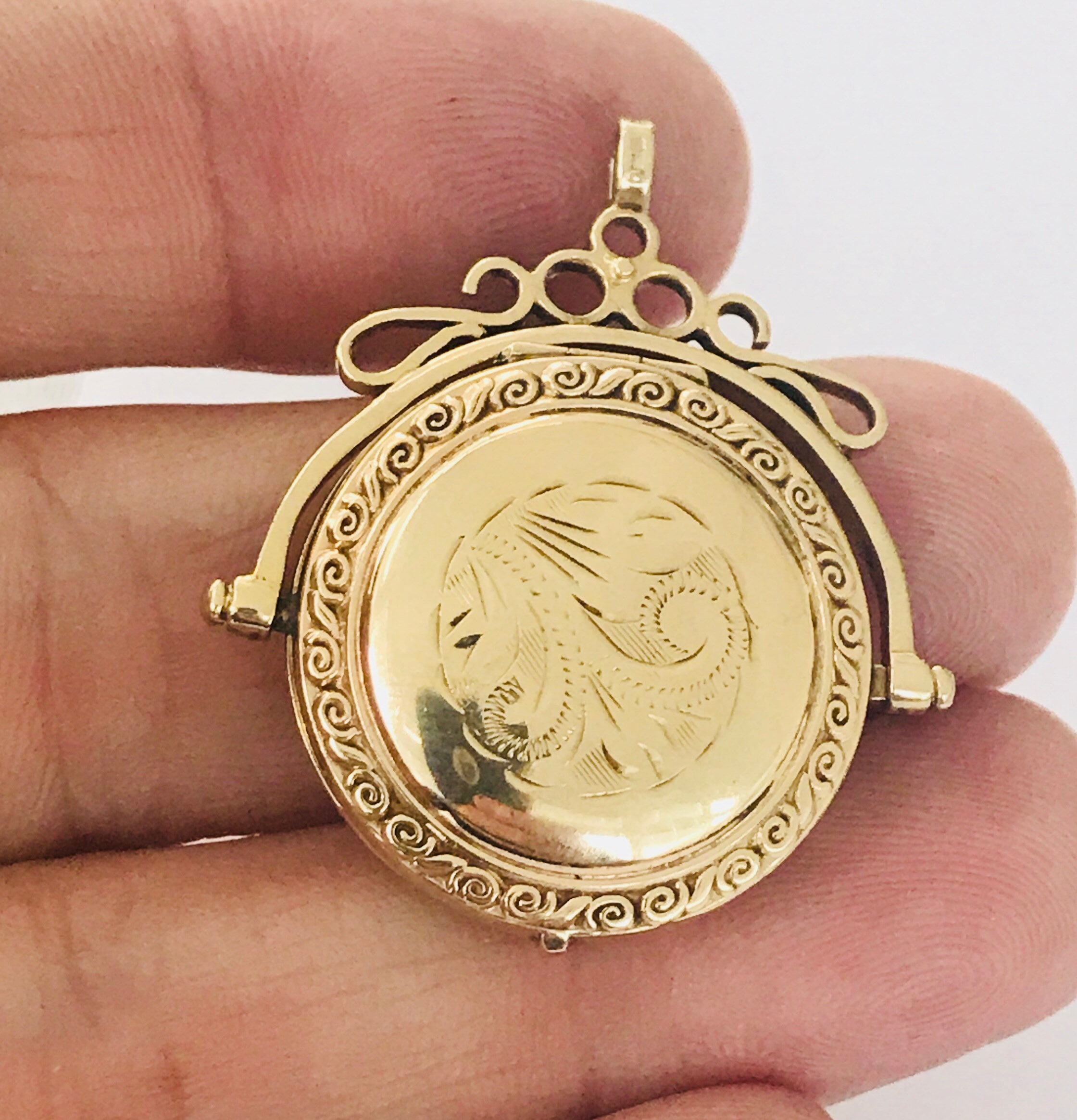 Stunning vintage 9ct yellow gold double photograph spinning locket ...