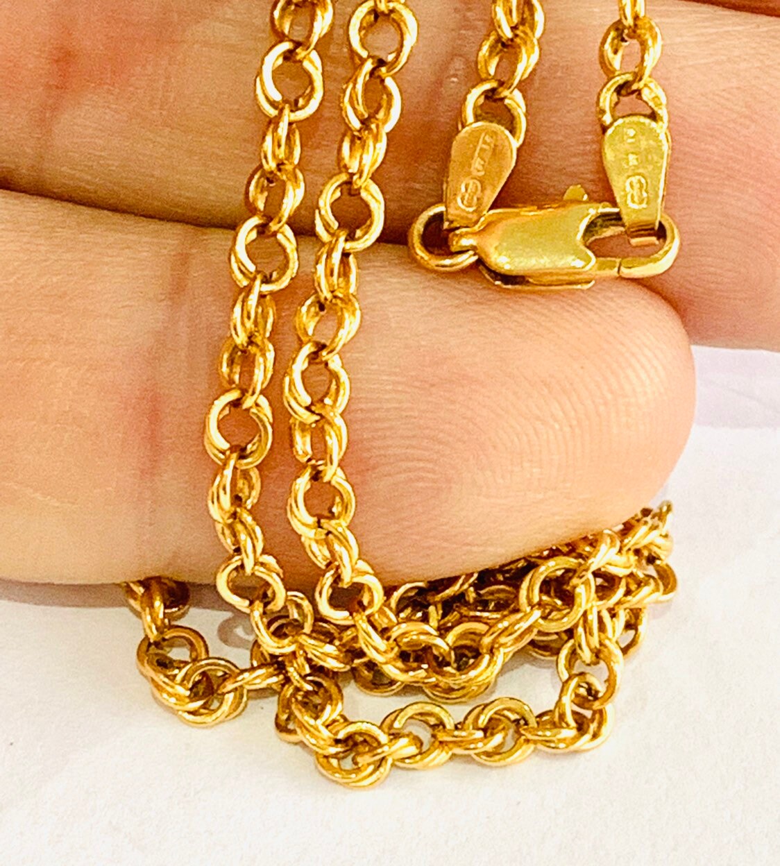 Superb vintage 9ct yellow gold 18 inch chain - fully hallmarked
