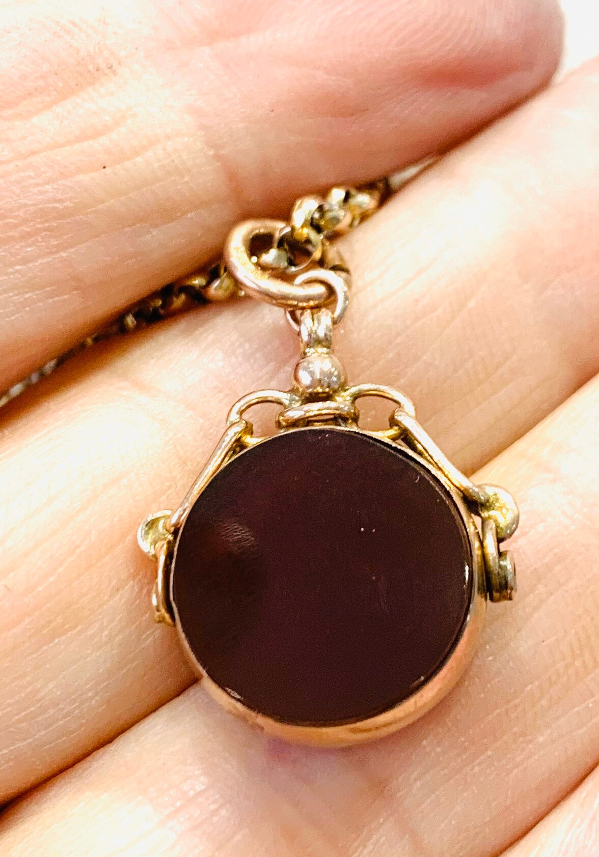 Superb antique 9ct rose gold Carnelian & Onyx spinning fob - hallmarked ... Superb antique 9ct rose gold Carnelian & Onyx spinning fob - hallmarked ...
