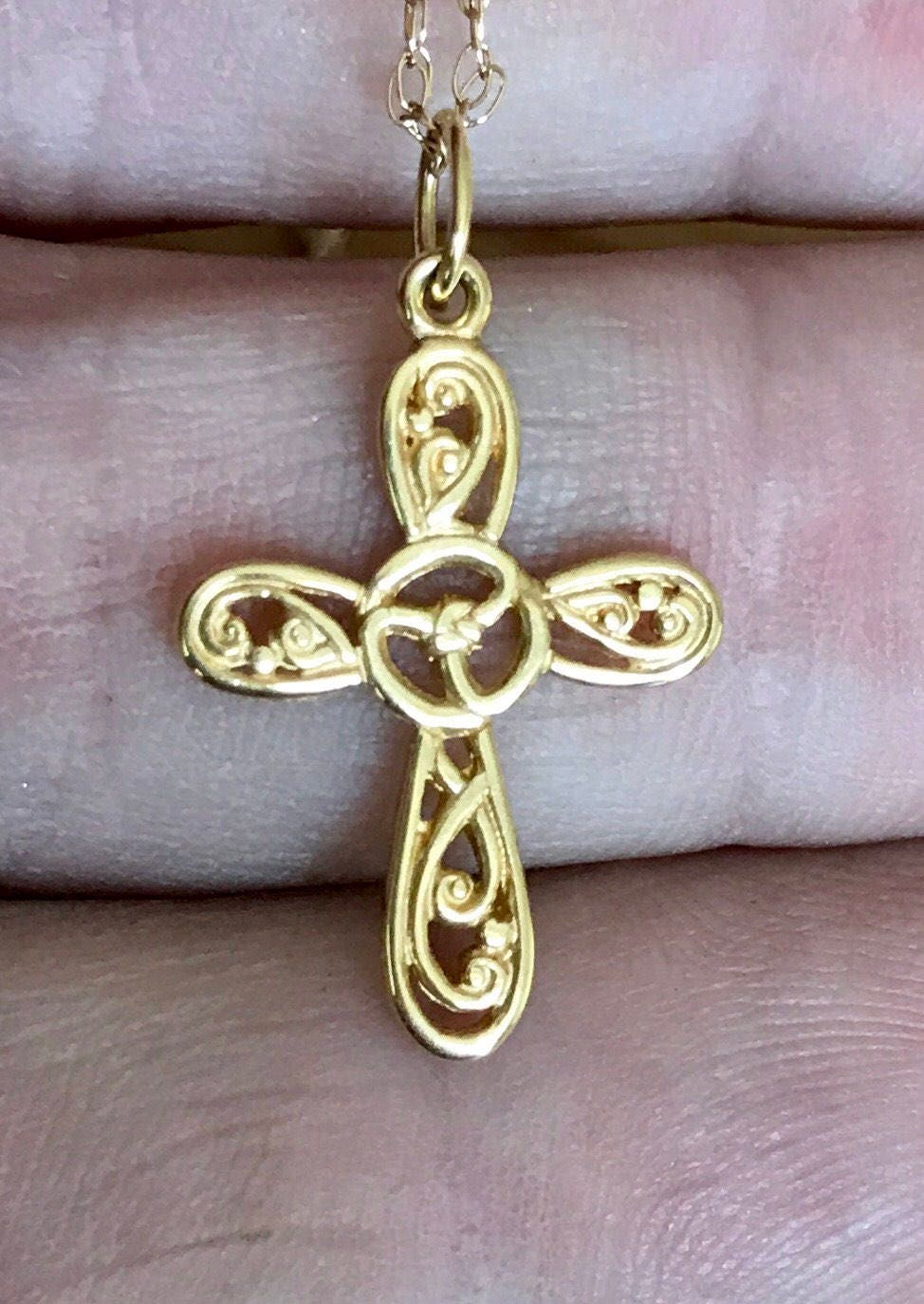 Lovely vintage 9ct gold Celtic design cross and chain