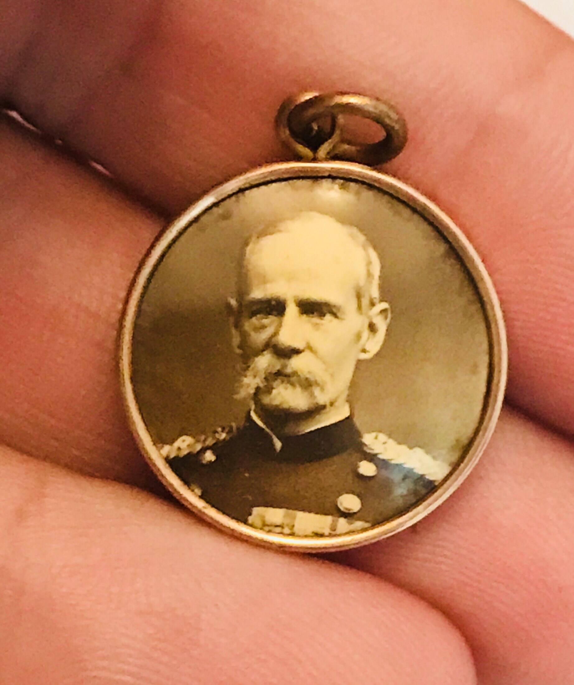 Stunning antique 9ct rose gold double locket