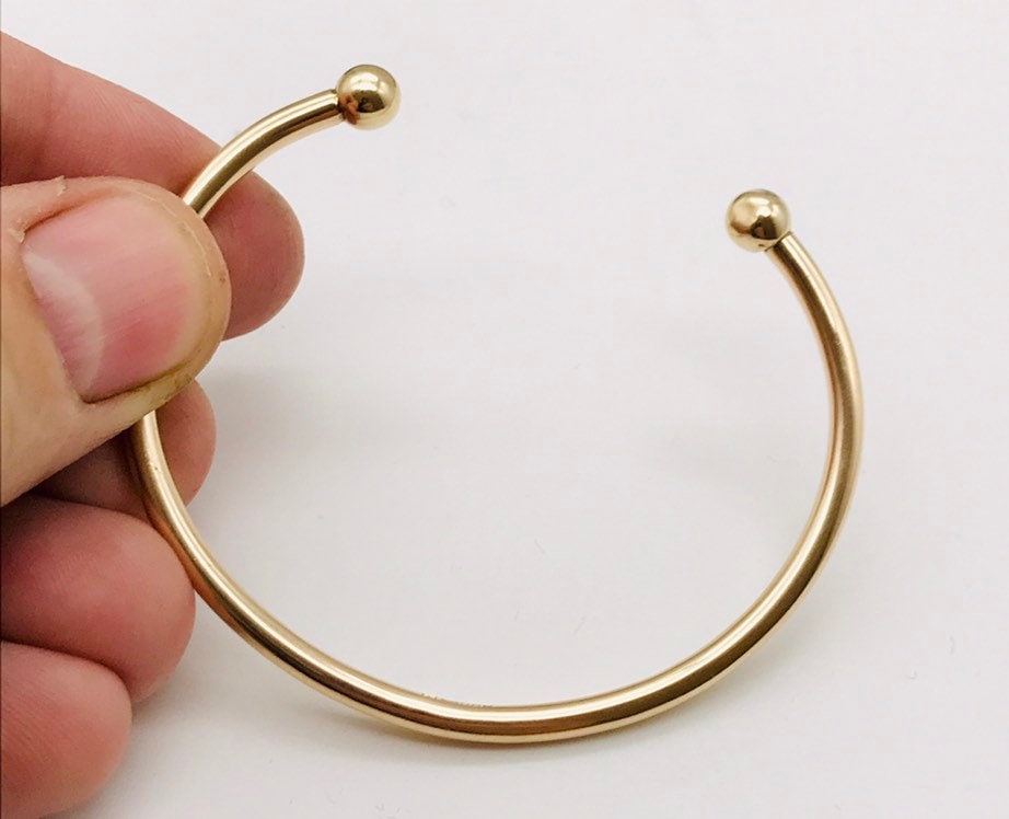 Superb vintage solid 9ct gold Torque bangle - hallmarked Sheffield 1999