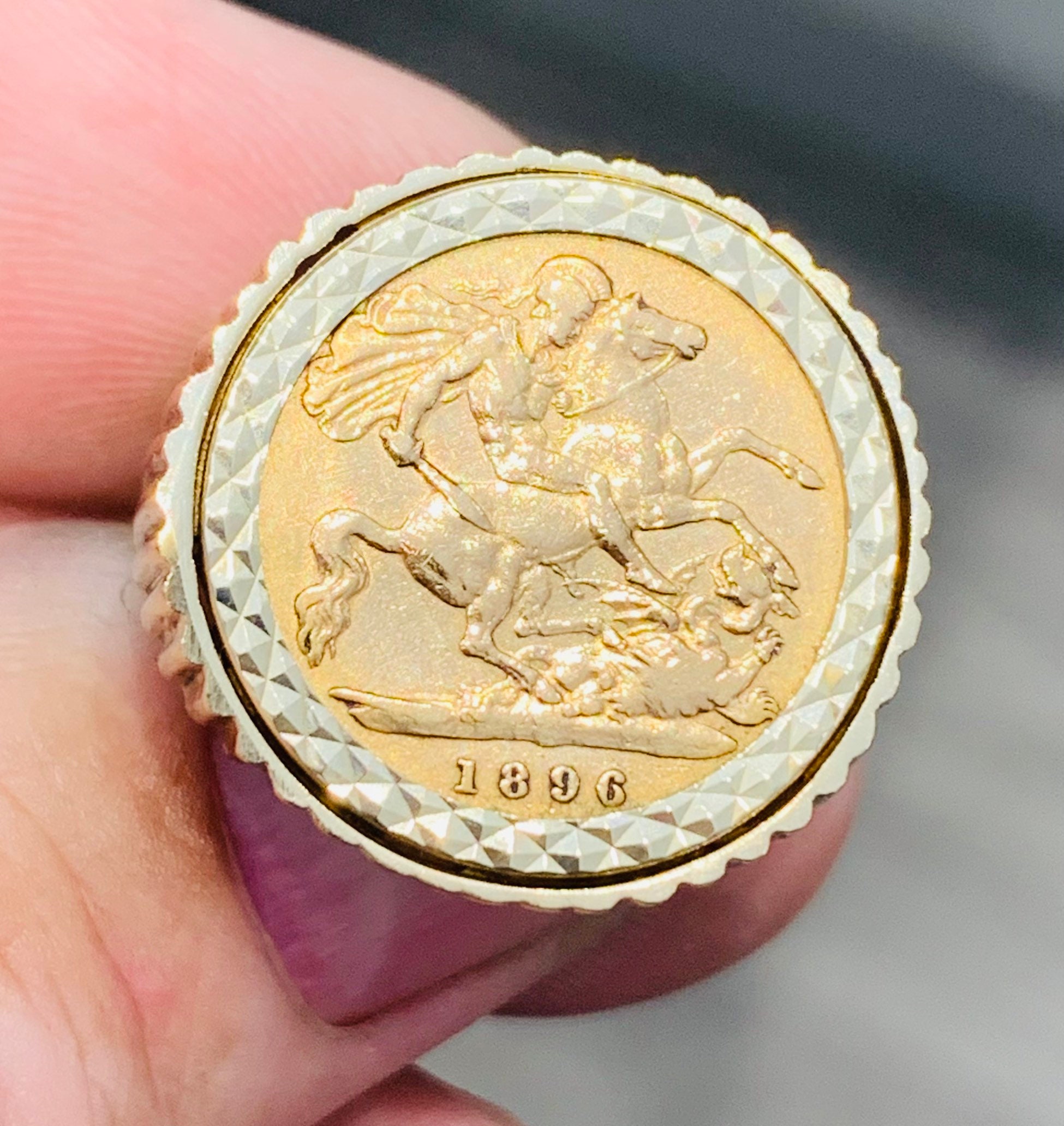 Superb vintage / antique 9ct gold Victorian half Sovereign (22ct gold ...