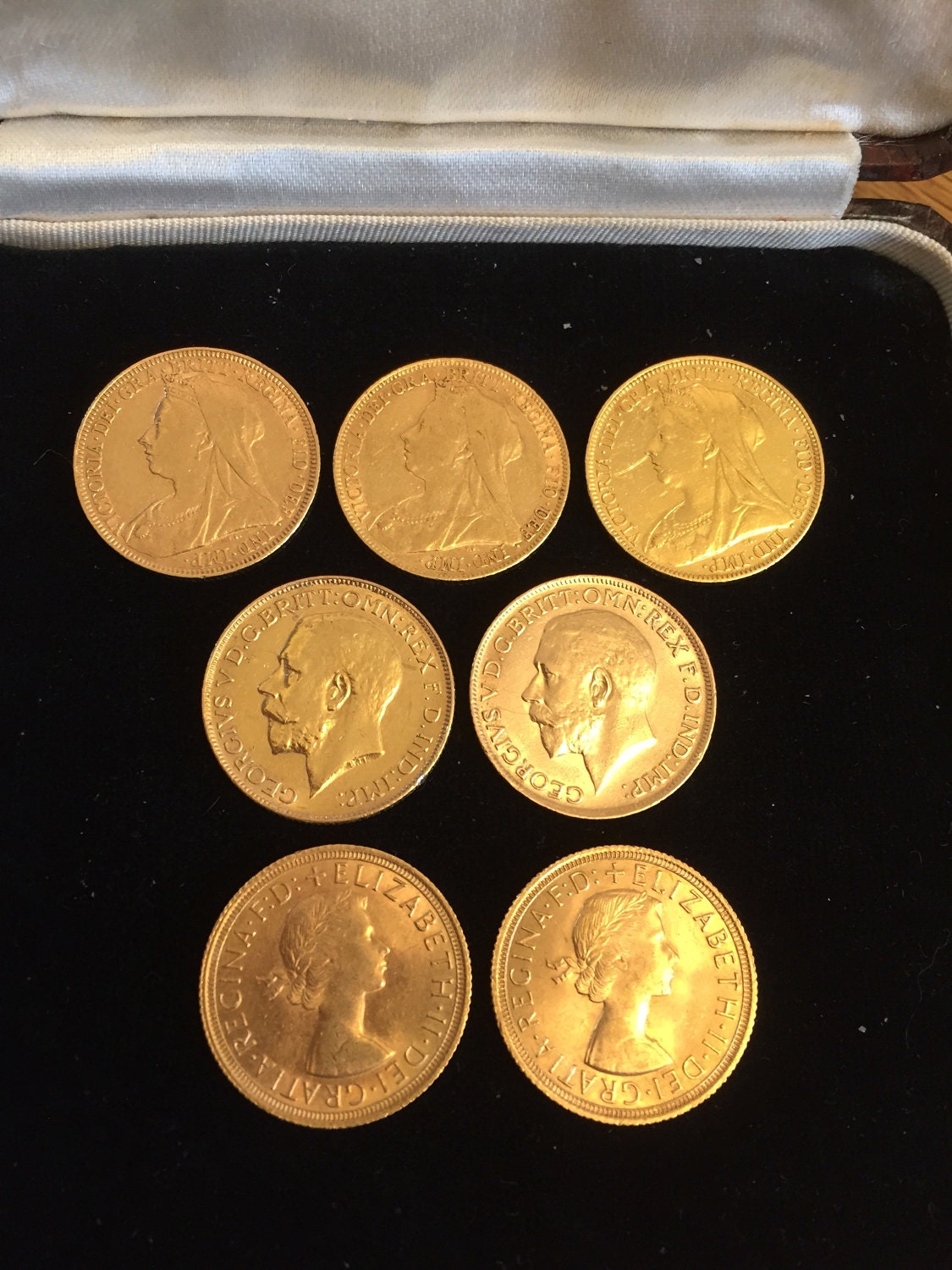 Antique / Vintage 22ct gold Sovereigns ***Reduced***