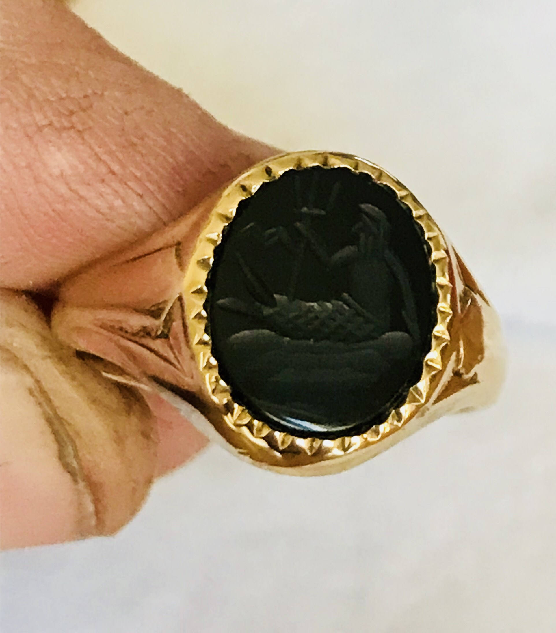 Unusual vintage 9ct yellow gold signet ring with Neptune intaglio ...