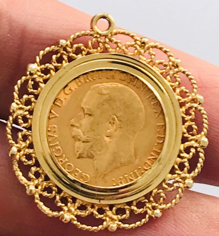 Stunning vintage 9ct gold half Sovereign mount / pendant - fully ...