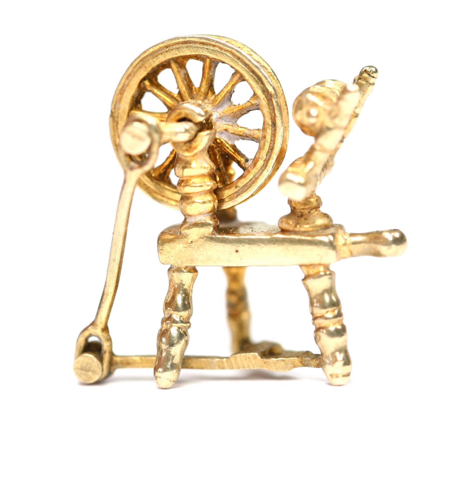 Vintage 9ct yellow gold Spinning Wheel charm - hallmarked London 1977