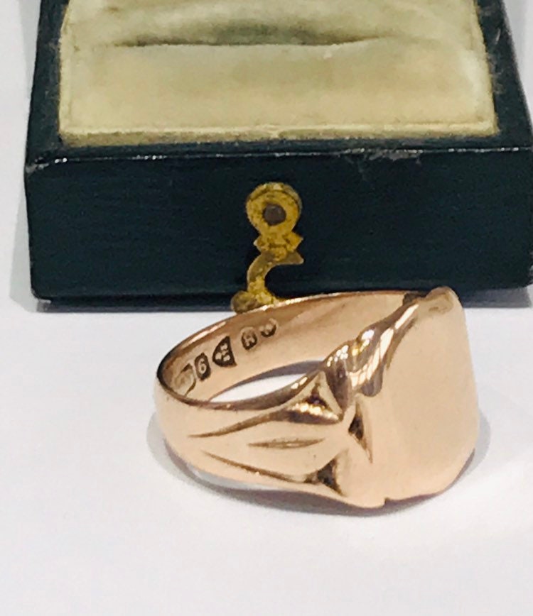 Superb 110 year old Edwardian 9ct rose gold shield design Signet ...