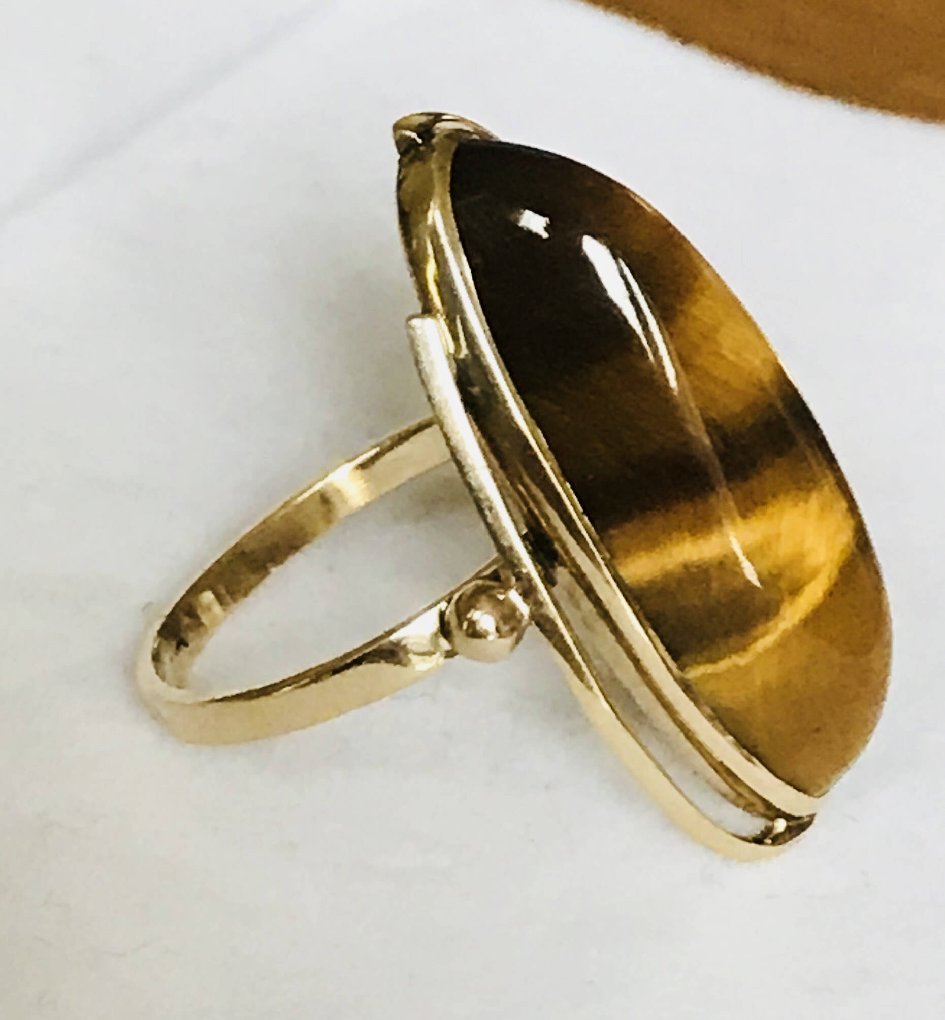 Stunning vintage 9ct gold Tigers Eye ring