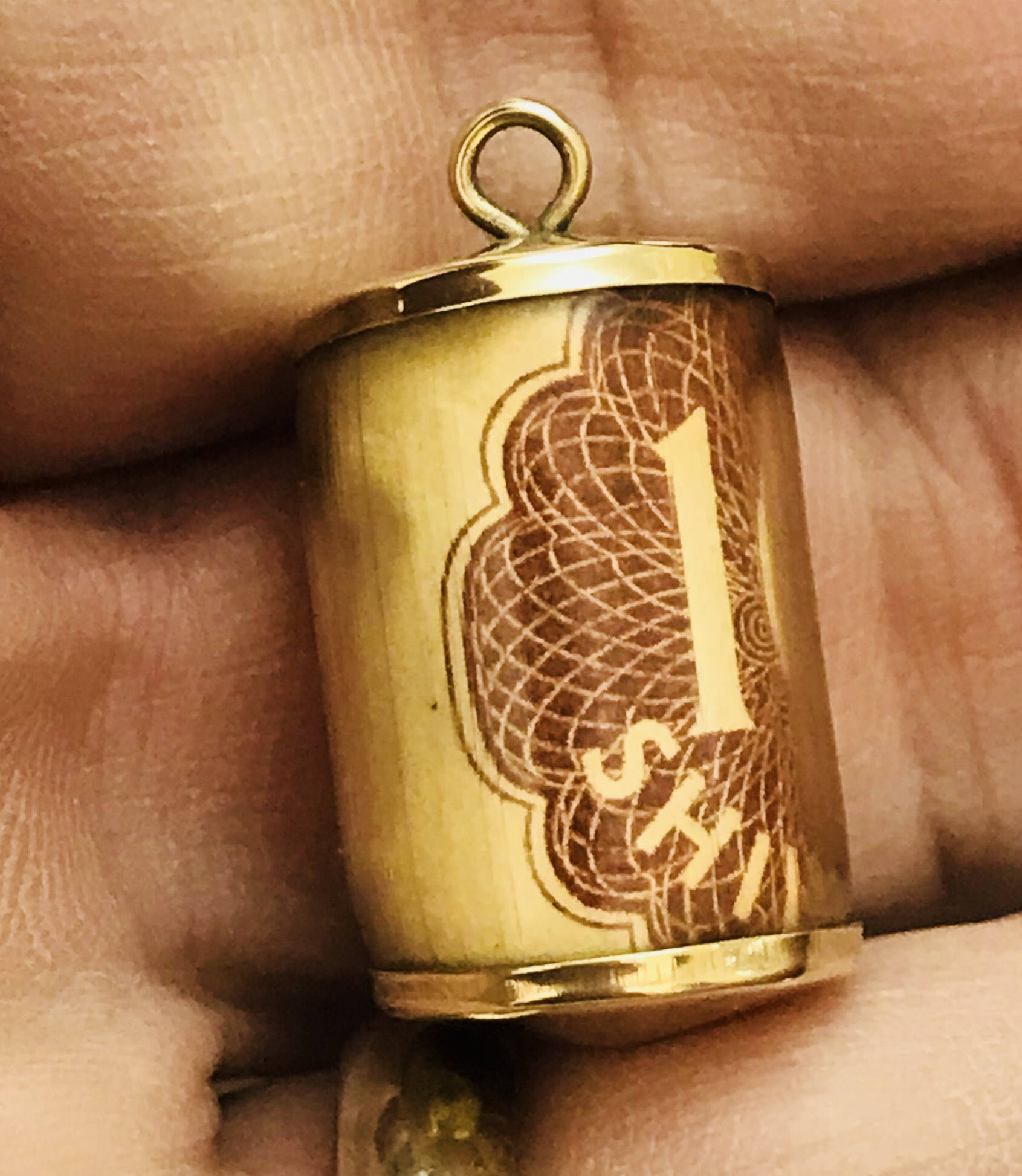 Super vintage 9ct gold Ten Shilling note charm - London 1977