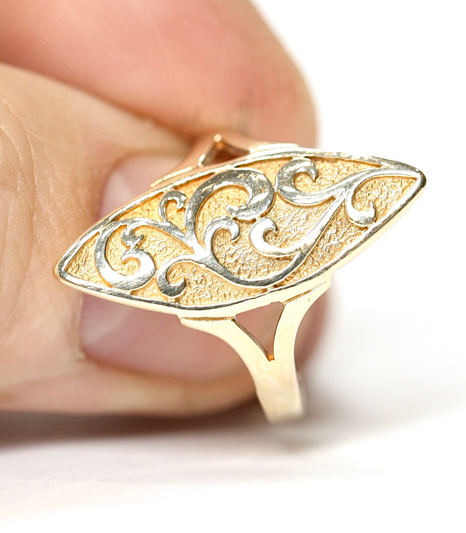 Stunning vintage 9ct yellow gold Navette shaped ring wIth scrollwork ...
