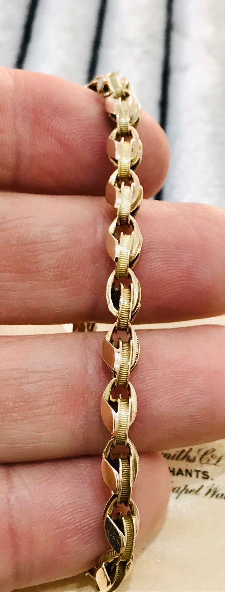 Superb antique 9ct yellow gold 7 inch Tulip link bracelet