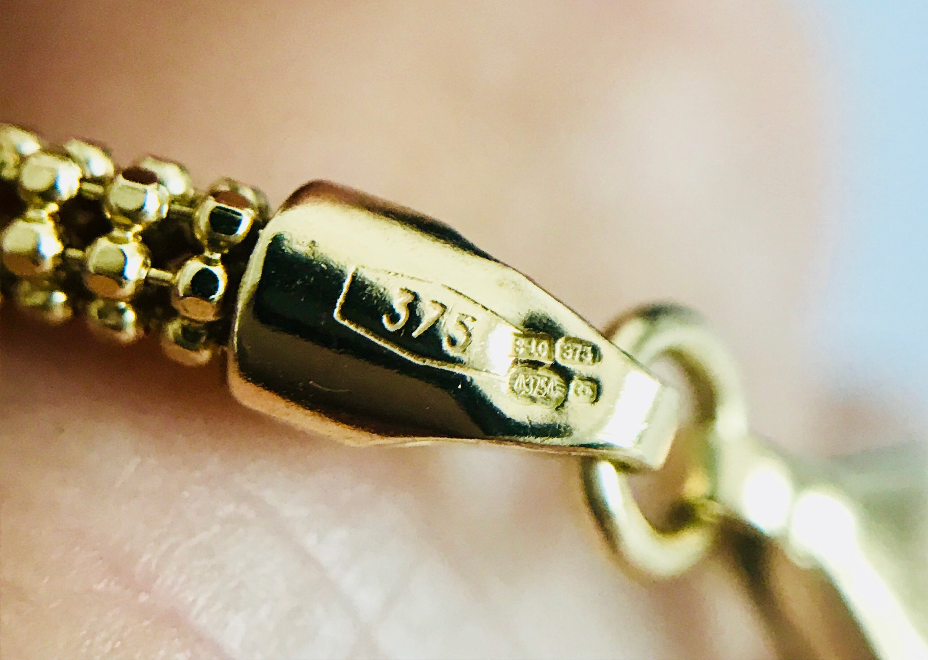 Stunning vintage 9ct yellow gold 17 inch chain - fully hallmarked