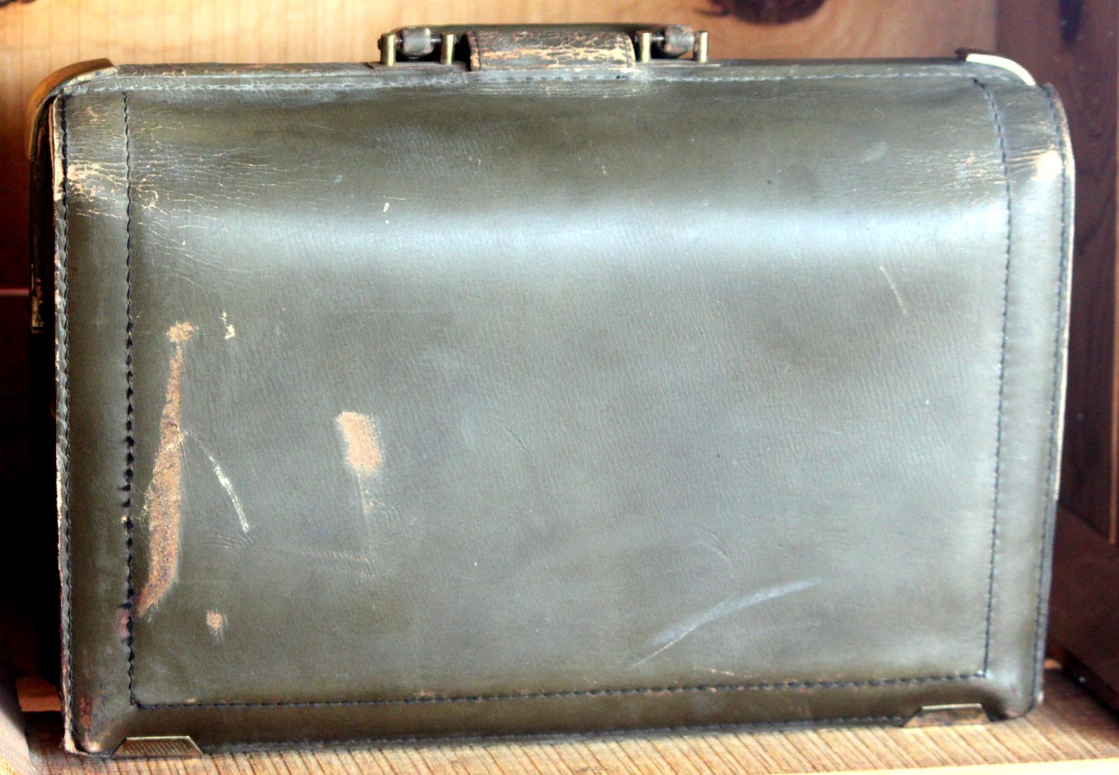 Vintage 1950 Style Leather Renwick Soft Touch Valise Doctor Bag Movie ...