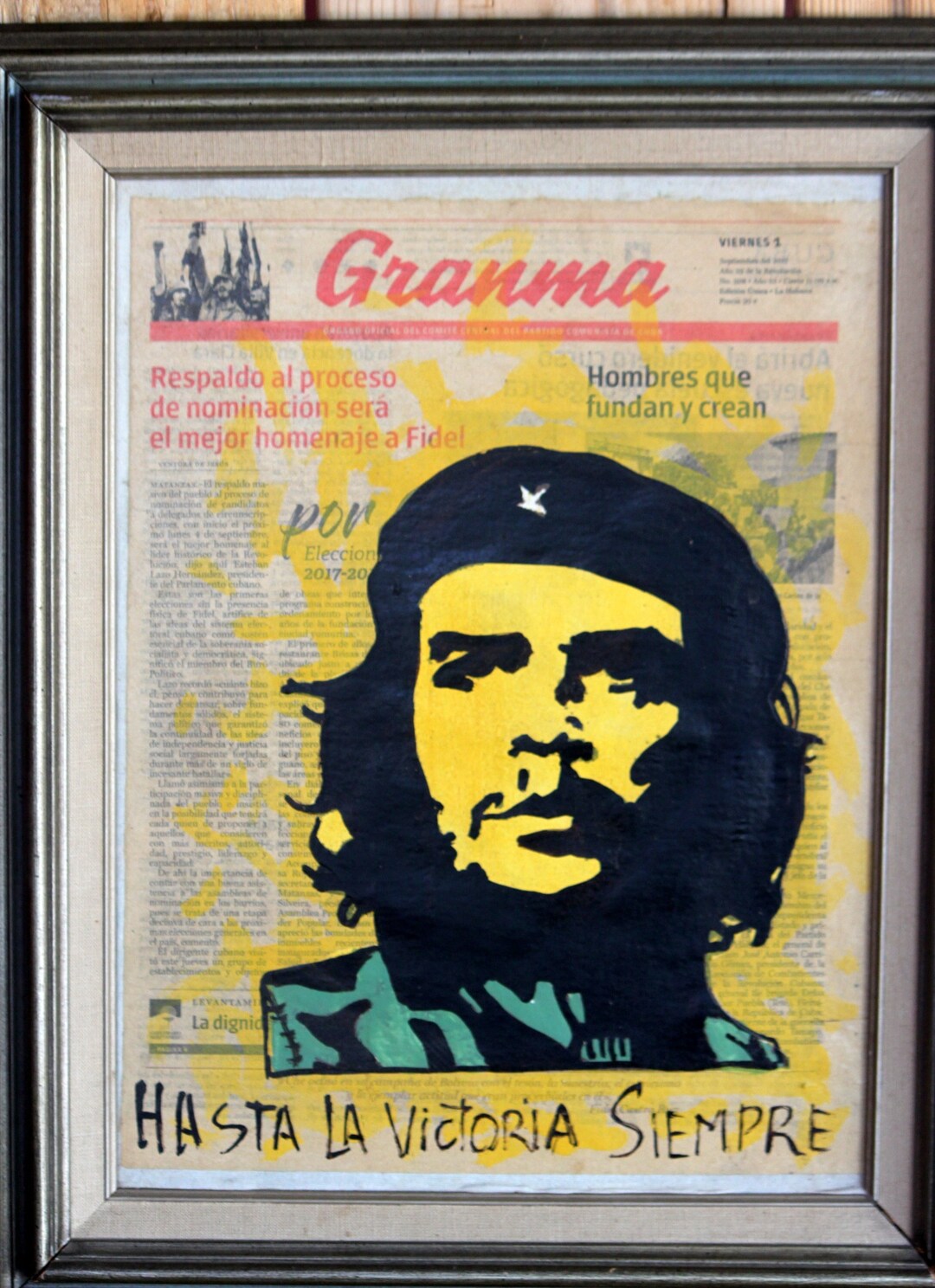 Che Guerva Portrait Granma Newspaper Framed on Canvas Hasta La Victoria ...