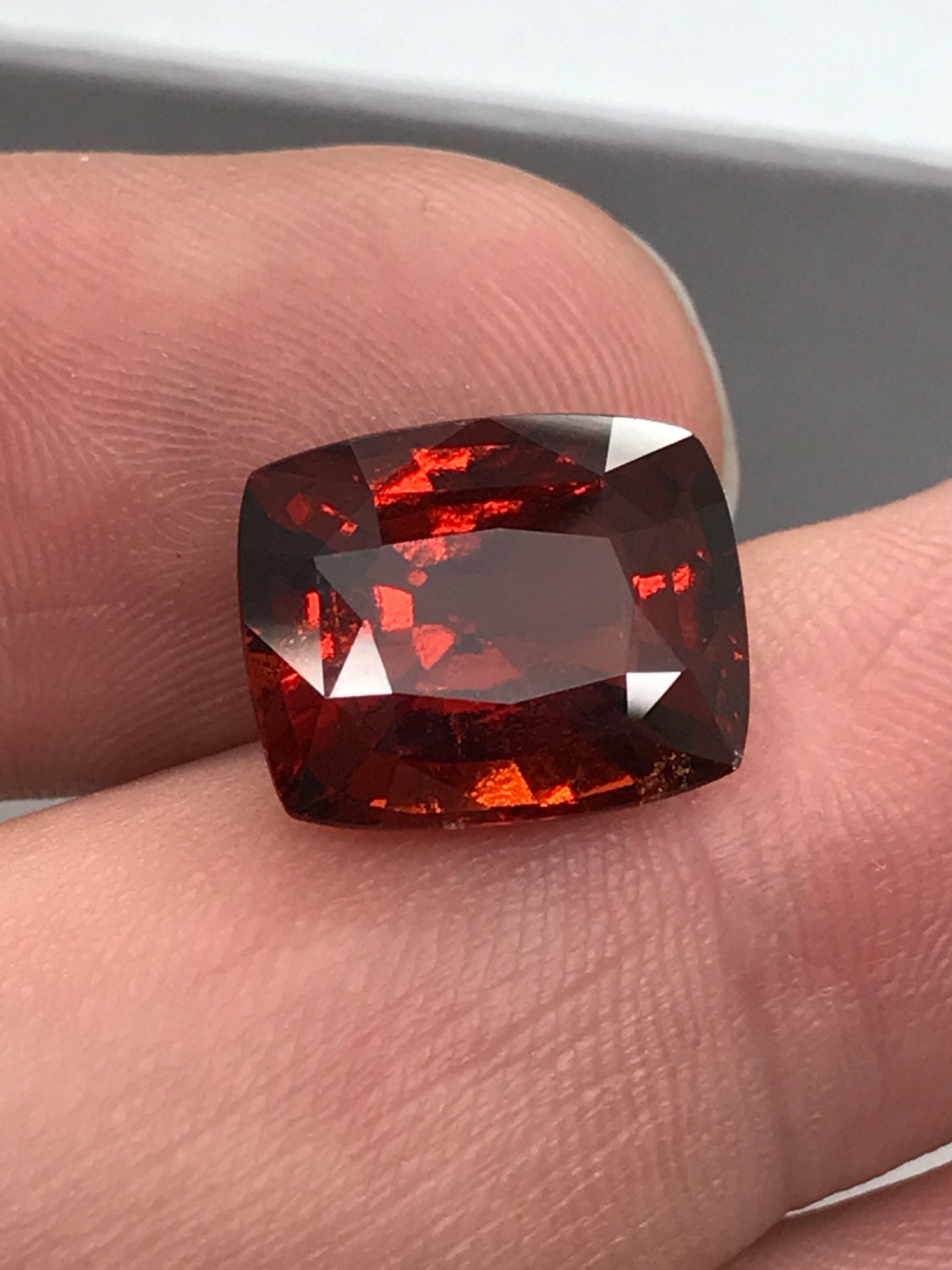 Malaya Garnet 8 carat open color red gem!