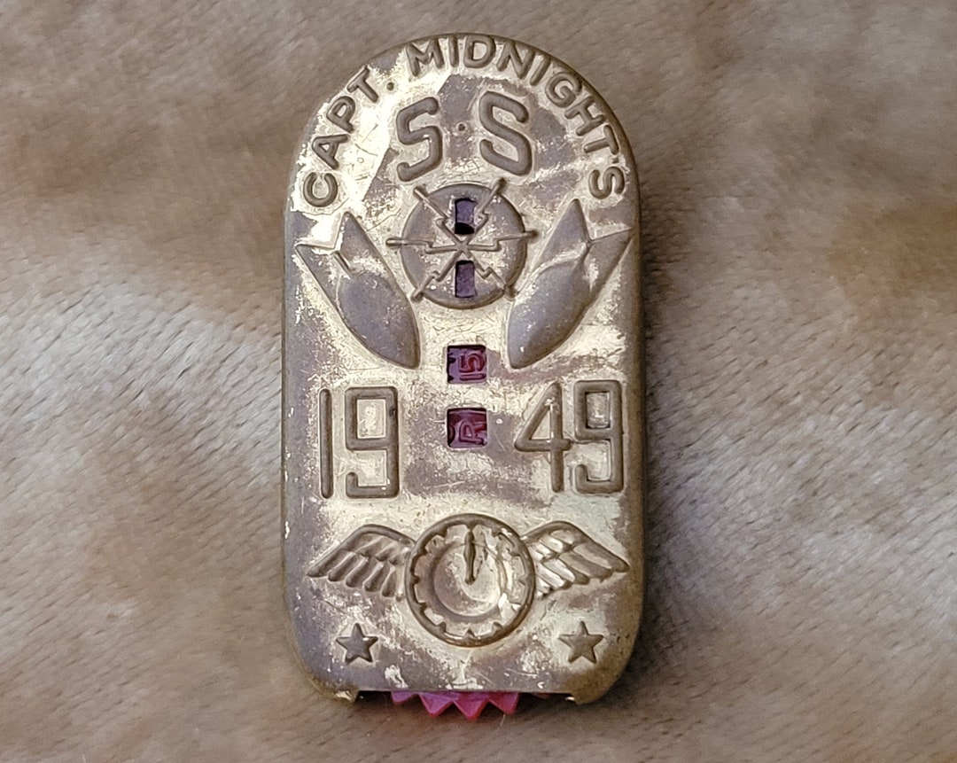 VINTAGE 1945 Captain Midnight's Secret Squadron Decoder Badge + RARE ...