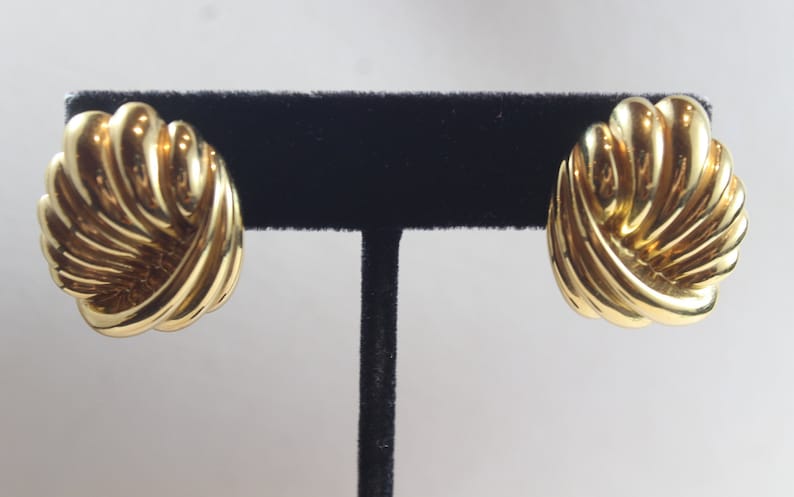 Vintage 18k Gold Shell Shape Chunky Stud Earring - Etsy