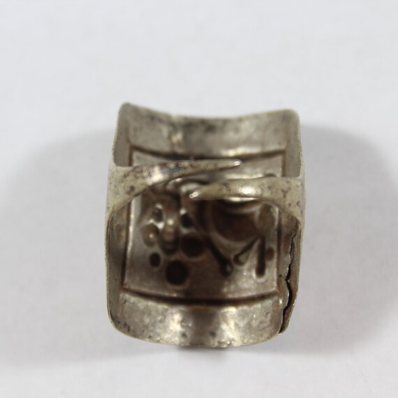 Antique Chinese Silver Repousse Carved Stone Lion Adj… - Gem